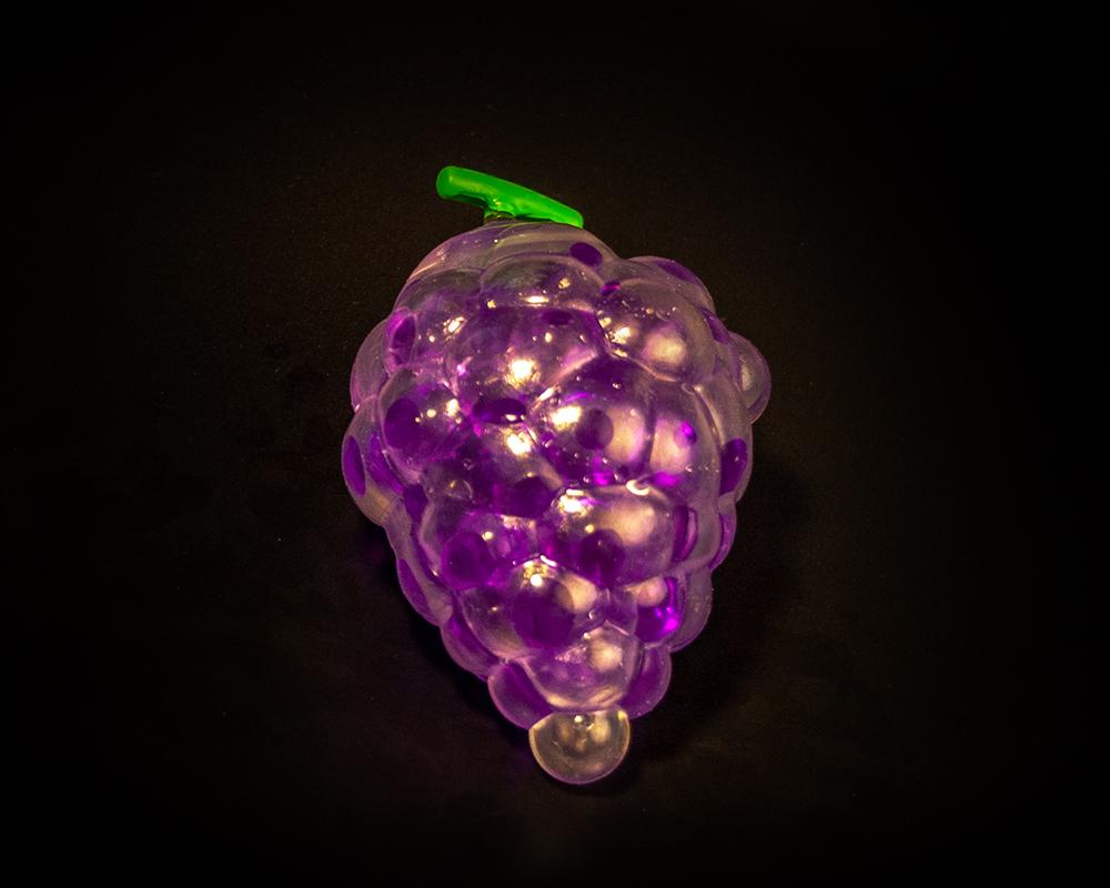 Squeeze Grapes – Three LiL Monkeys